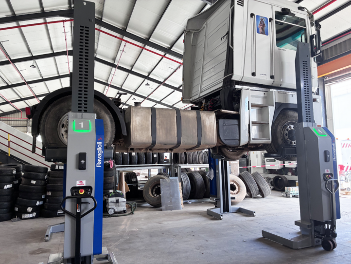 Mobile column lift Alpha Series 2-7.5 - Ravaglioli